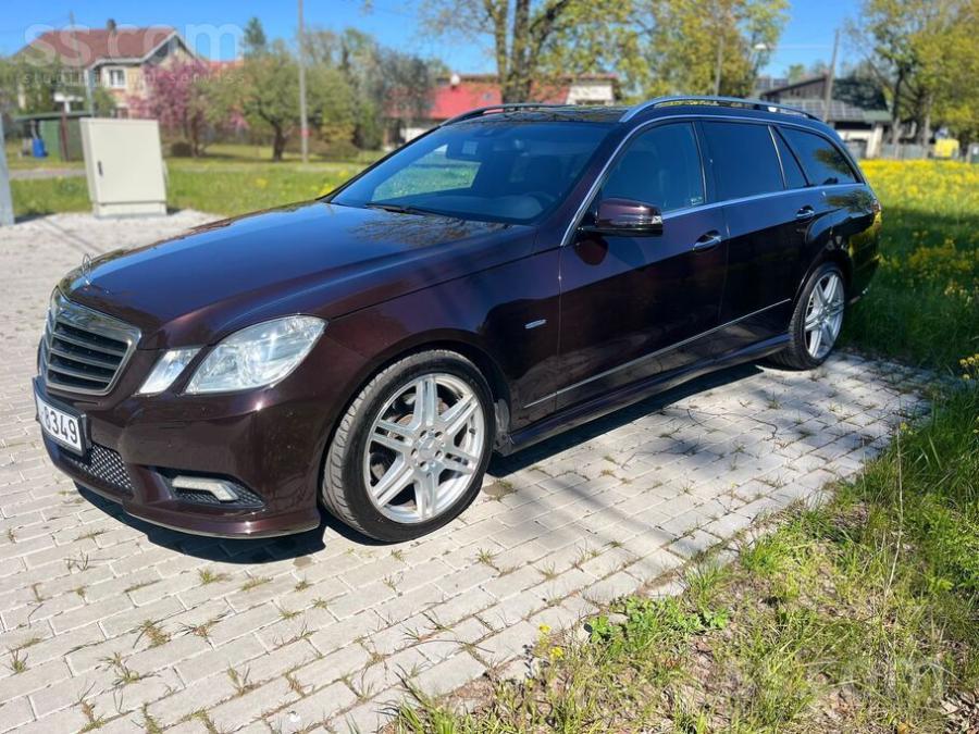 Violet Mercedes-Benz E 350 2010 in Riga, with an engine capacity of 3.00 L and mileage of 310 thousand km for 9750 €, photo 14 on AUTOMOTO.COM.LV