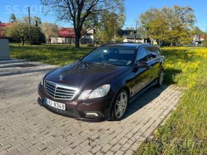Violet Mercedes-Benz E 350 2010 in Riga, with an engine capacity of 3.00 L and mileage of 310 thousand km for 9750 €, photo 22 on AUTOMOTO.COM.LV
