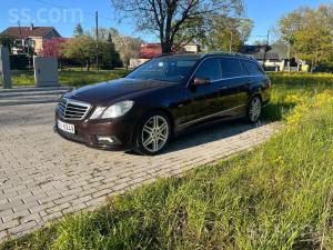 Violet Mercedes-Benz E 350 2010 in Riga, with an engine capacity of 3.00 L and mileage of 310 thousand km for 9750 €, photo 23 on AUTOMOTO.COM.LV