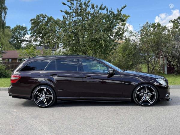 Мерседес E 350 2011 в Вильнюс на AUTOMOTO.COM.LV Фиолетовый Мерседес E 350 2011 в Вильнюс, объемом двигателя 2.99 л и пробегом 261 тыс. км за 7850 €, фото 8 на AUTOMOTO.COM.LV