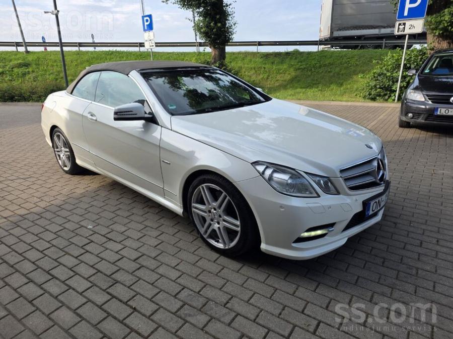 White Mercedes-Benz E 350 2012 in Daugavpils, with an engine capacity of 3.00 L and mileage of 240 thousand km for 18800 €, photo 3 on AUTOMOTO.COM.LV