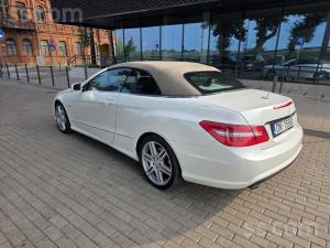 White Mercedes-Benz E 350 2012 in Daugavpils, with an engine capacity of 3.00 L and mileage of 240 thousand km for 18800 €, photo 5 on AUTOMOTO.COM.LV