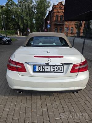 White Mercedes-Benz E 350 2012 in Daugavpils, with an engine capacity of 3.00 L and mileage of 240 thousand km for 18800 €, photo 7 on AUTOMOTO.COM.LV