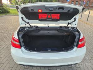 White Mercedes-Benz E 350 2012 in Daugavpils, with an engine capacity of 3.00 L and mileage of 240 thousand km for 18800 €, photo 9 on AUTOMOTO.COM.LV