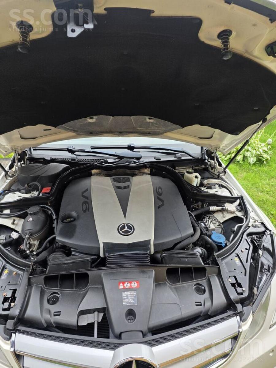 White Mercedes-Benz E 350 2012 in Daugavpils, with an engine capacity of 3.00 L and mileage of 240 thousand km for 18800 €, photo 26 on AUTOMOTO.COM.LV