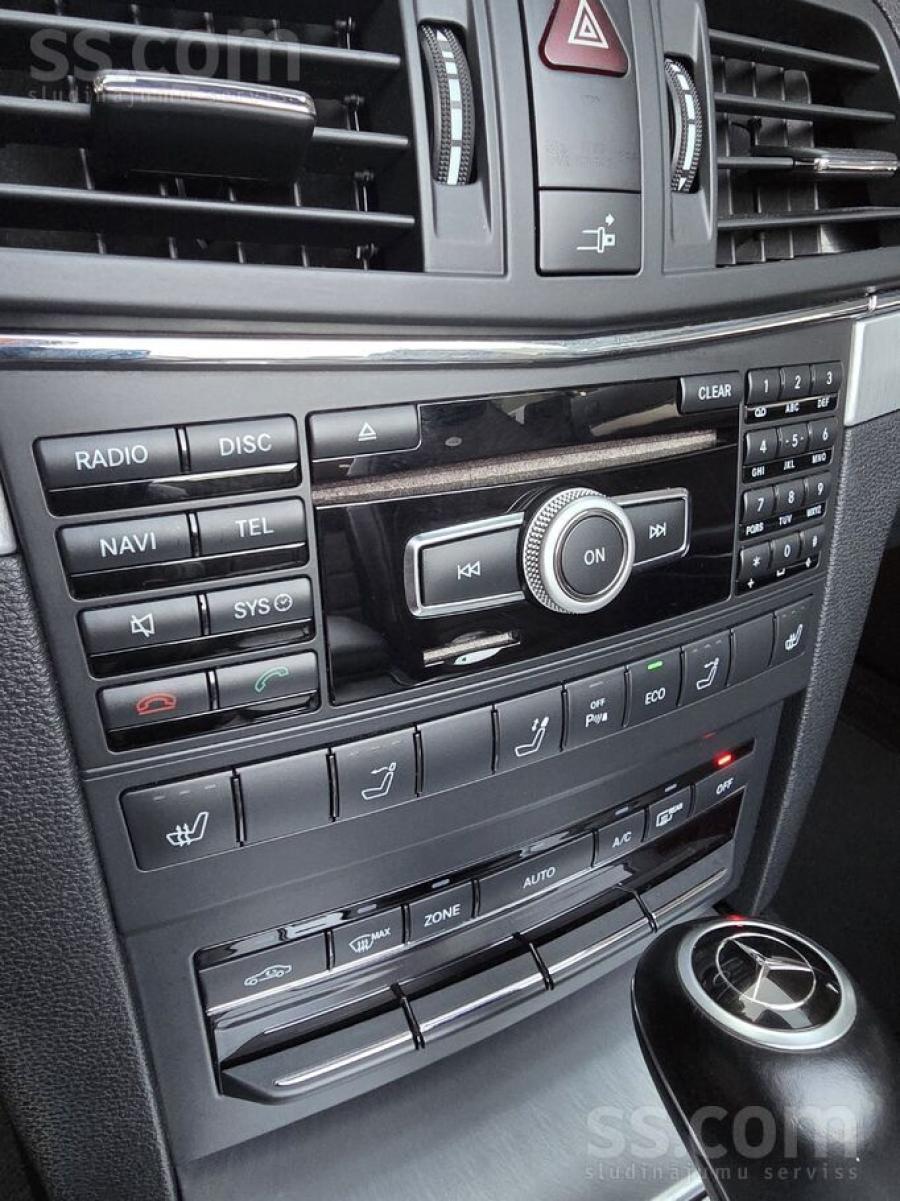 White Mercedes-Benz E 350 2012 in Daugavpils, with an engine capacity of 3.00 L and mileage of 240 thousand km for 18800 €, photo 27 on AUTOMOTO.COM.LV