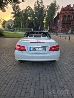 White Mercedes-Benz E 350 2012 in Daugavpils, with an engine capacity of 3.00 L and mileage of 240 thousand km for 18800 €, photo 29 on AUTOMOTO.COM.LV
