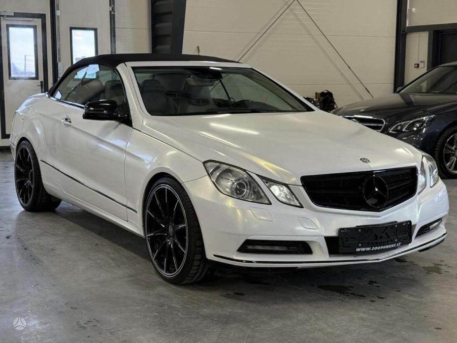 Balts Mercedes-Benz E 350 2013 Marijampole, ar dzinēja tilpumu 3.50 L un nobraukumu 152 tūkst. km par 11300 €, foto 1 vietnē AUTOMOTO.COM.LV