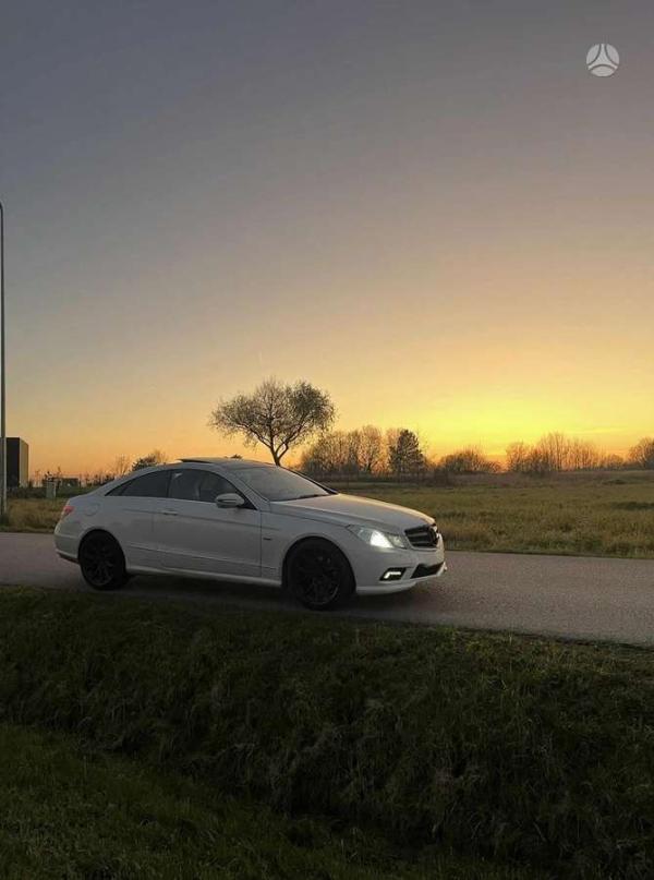 Balts Mercedes-Benz E 350 2009 Kauņa, ar dzinēja tilpumu 2.99 L un nobraukumu 340 tūkst. km par 12000 €, foto 2 vietnē AUTOMOTO.COM.LV