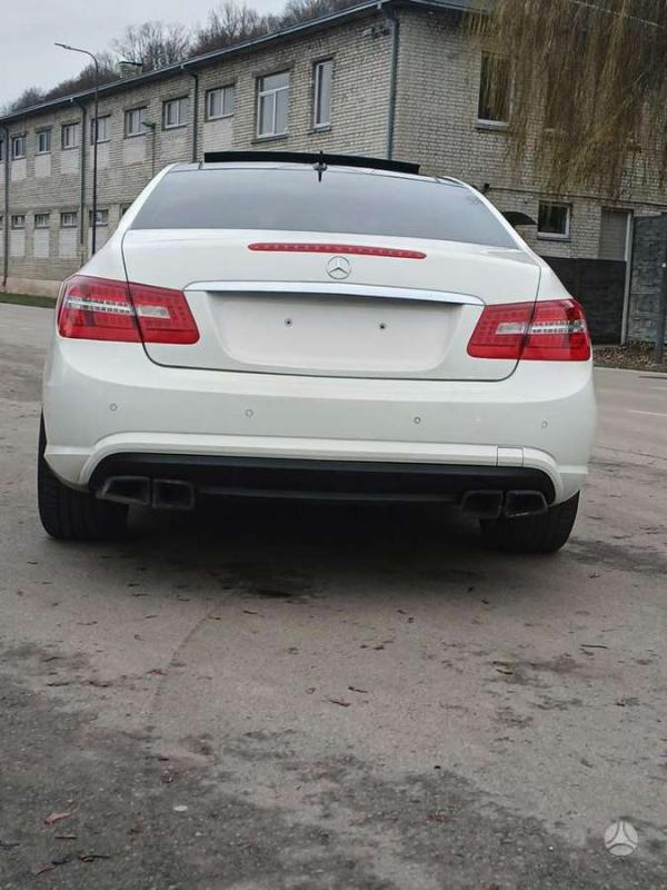 Balts Mercedes-Benz E 350 2009 Kauņa, ar dzinēja tilpumu 2.99 L un nobraukumu 340 tūkst. km par 12000 €, foto 6 vietnē AUTOMOTO.COM.LV