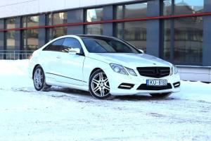 Balts Mercedes-Benz E 350 2009 Rīga, ar dzinēja tilpumu 3.00 L un nobraukumu 286 tūkst. km par 8880 €, foto  vietnē AUTOMOTO.COM.LV