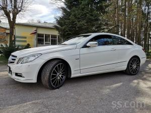 Balts Mercedes-Benz E 350 2009 Liepāja, ar dzinēja tilpumu 3.00 L un nobraukumu 302 tūkst. km par 6990 €, foto  vietnē AUTOMOTO.COM.LV
