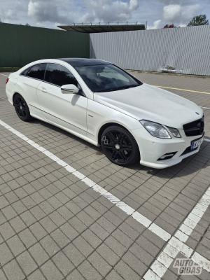 White Mercedes-Benz E 350 2009 in Marijampole, with an engine capacity of 3.00 L and mileage of 411 thousand km for 7000 €, photo 4 on AUTOMOTO.COM.LV