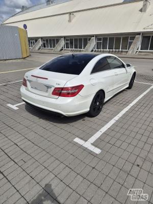 White Mercedes-Benz E 350 2009 in Marijampole, with an engine capacity of 3.00 L and mileage of 411 thousand km for 7000 €, photo 6 on AUTOMOTO.COM.LV