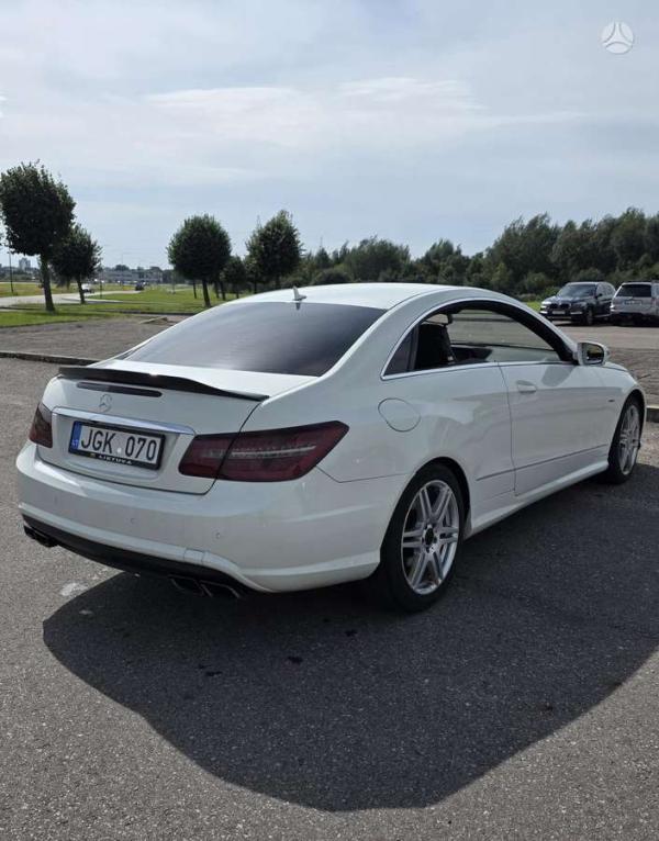 Mercedes-Benz E 350 2009 Kauņa vietnē Balts Mercedes-Benz E 350 2009 Kauņa, ar dzinēja tilpumu 0.00 L un nobraukumu 271 tūkst. km par 6000 €, foto 6 vietnē AUTOMOTO.COM.LV