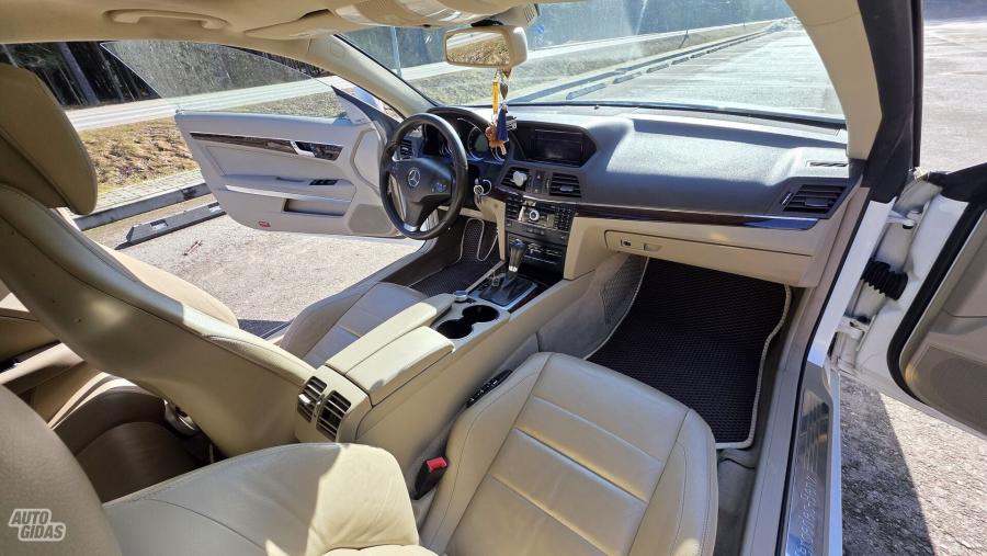 Balts Mercedes-Benz E 350 2010 Klaipėda, ar dzinēja tilpumu 3.50 L un nobraukumu 260 tūkst. km par 6900 €, foto 22 vietnē AUTOMOTO.COM.LV