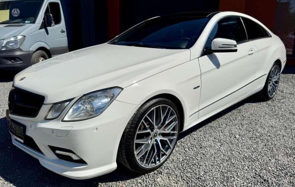 White Mercedes-Benz E 350 2010 in Marijampole, with an engine capacity of 2.99 L and mileage of 287 thousand km for 8500 €, photo 3 on AUTOMOTO.COM.LV