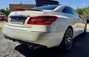 White Mercedes-Benz E 350 2010 in Marijampole, with an engine capacity of 2.99 L and mileage of 287 thousand km for 8500 €, photo 12 on AUTOMOTO.COM.LV