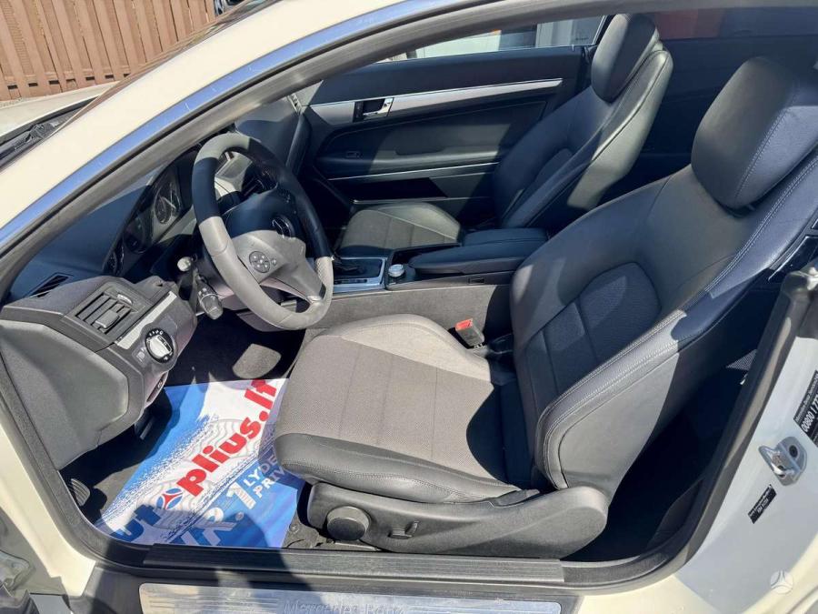 White Mercedes-Benz E 350 2010 in Marijampole, with an engine capacity of 2.99 L and mileage of 287 thousand km for 8500 €, photo 17 on AUTOMOTO.COM.LV