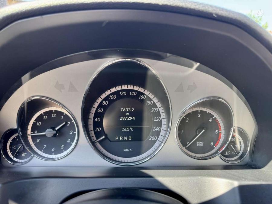 White Mercedes-Benz E 350 2010 in Marijampole, with an engine capacity of 2.99 L and mileage of 287 thousand km for 8500 €, photo 23 on AUTOMOTO.COM.LV