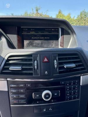 White Mercedes-Benz E 350 2010 in Marijampole, with an engine capacity of 2.99 L and mileage of 287 thousand km for 8500 €, photo 26 on AUTOMOTO.COM.LV