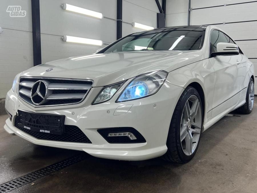 White Mercedes-Benz E 350 2011 in Aukstieji Rusokai, with an engine capacity of 3.50 L and mileage of 139 thousand km for 7744 €, photo 4 on AUTOMOTO.COM.LV