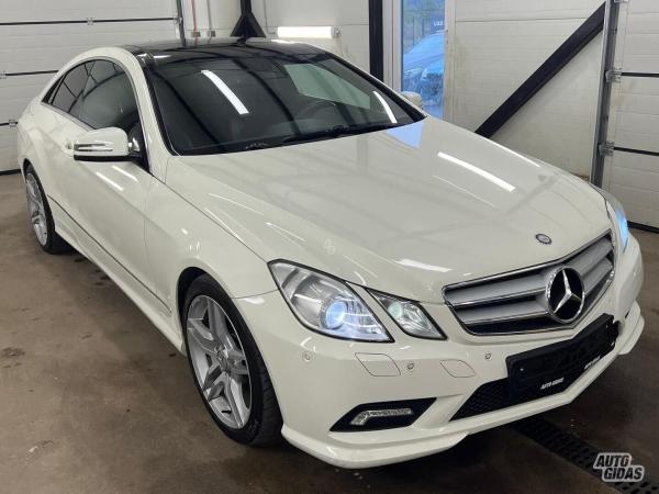 Mercedes-Benz E 350 2011 in Aukstieji Rusokai on AUTOMOTO.COM.LV White Mercedes-Benz E 350 2011 in Aukstieji Rusokai, with an engine capacity of 3.50 L and mileage of 139 thousand km for 7744 €, photo 6 on AUTOMOTO.COM.LV