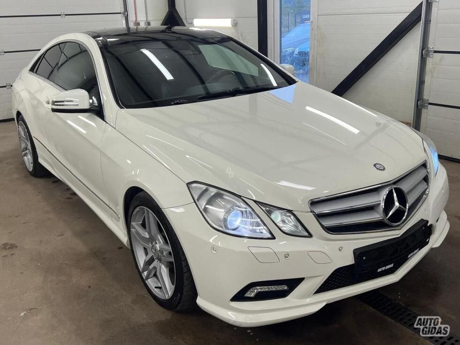 White Mercedes-Benz E 350 2011 in Aukstieji Rusokai, with an engine capacity of 3.50 L and mileage of 139 thousand km for 7744 €, photo 6 on AUTOMOTO.COM.LV