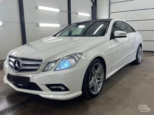White Mercedes-Benz E 350 2011 in Aukstieji Rusokai, with an engine capacity of 3.50 L and mileage of 139 thousand km for 7744 €, photo 7 on AUTOMOTO.COM.LV