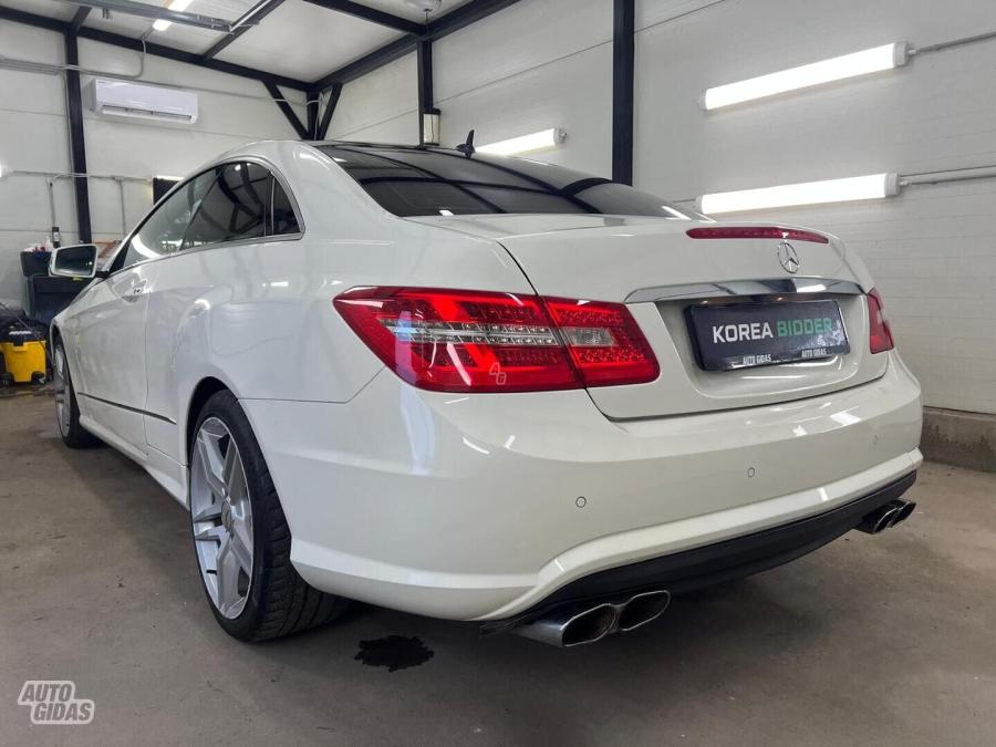 White Mercedes-Benz E 350 2011 in Aukstieji Rusokai, with an engine capacity of 3.50 L and mileage of 139 thousand km for 7744 €, photo 10 on AUTOMOTO.COM.LV