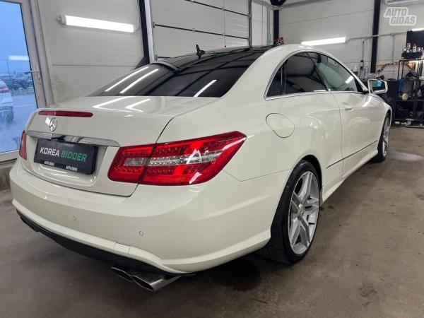 Mercedes-Benz E 350 2011 in Aukstieji Rusokai on AUTOMOTO.COM.LV White Mercedes-Benz E 350 2011 in Aukstieji Rusokai, with an engine capacity of 3.50 L and mileage of 139 thousand km for 7744 €, photo 11 on AUTOMOTO.COM.LV