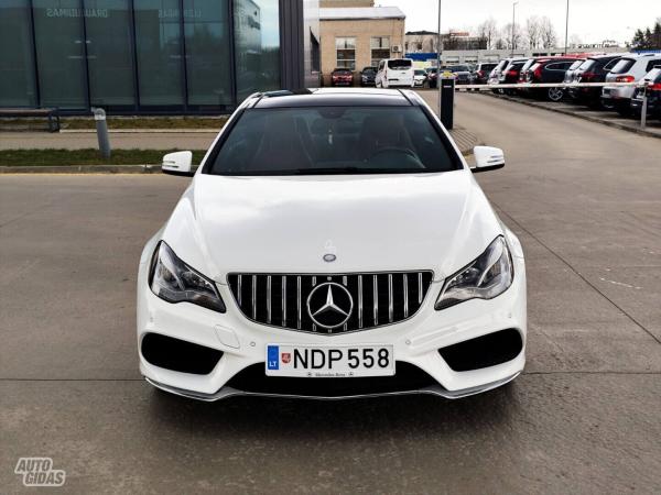 White Mercedes-Benz E 350 2014 in Siauliai, with an engine capacity of 3.50 L and mileage of 127 thousand km for 12800 €, photo 3 on AUTOMOTO.COM.LV