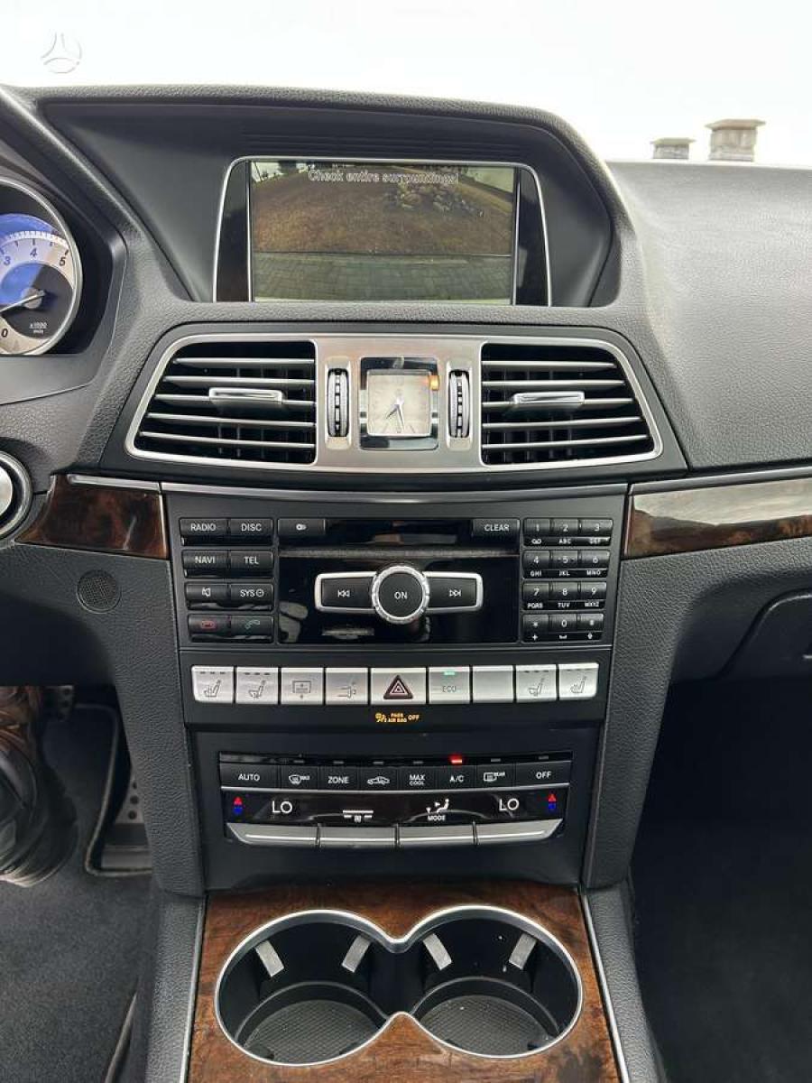 Balts Mercedes-Benz E 350 2014 Plungė, ar dzinēja tilpumu 3.50 L un nobraukumu 122 tūkst. km par 13500 €, foto 13 vietnē AUTOMOTO.COM.LV
