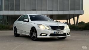 Белый Мерседес E 350 2010 в Вильнюс, объемом двигателя 3.00 л и пробегом 289 тыс. км за 8400 €, фото  на AUTOMOTO.COM.LV