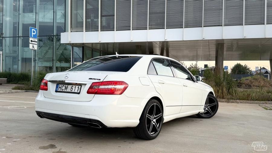 Balts Mercedes-Benz E 350 2010 Viļņa, ar dzinēja tilpumu 3.00 L un nobraukumu 289 tūkst. km par 8400 €, foto 7 vietnē AUTOMOTO.COM.LV