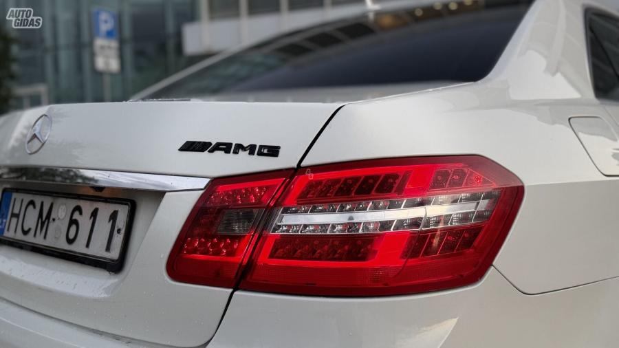 Balts Mercedes-Benz E 350 2010 Viļņa, ar dzinēja tilpumu 3.00 L un nobraukumu 289 tūkst. km par 8400 €, foto 10 vietnē AUTOMOTO.COM.LV