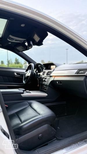 Balts Mercedes-Benz E 350 2010 Viļņa, ar dzinēja tilpumu 3.00 L un nobraukumu 289 tūkst. km par 8400 €, foto 12 vietnē AUTOMOTO.COM.LV