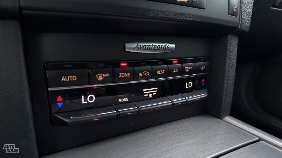 Balts Mercedes-Benz E 350 2010 Viļņa, ar dzinēja tilpumu 3.00 L un nobraukumu 289 tūkst. km par 8400 €, foto 14 vietnē AUTOMOTO.COM.LV