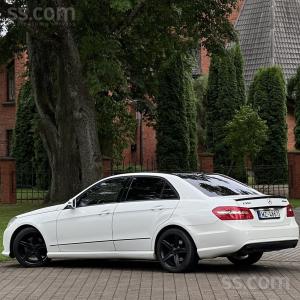 White Mercedes-Benz E 350 2010 in Dobele, with an engine capacity of 3.00 L and mileage of 365 thousand km for 7550 €, photo 5 on AUTOMOTO.COM.LV