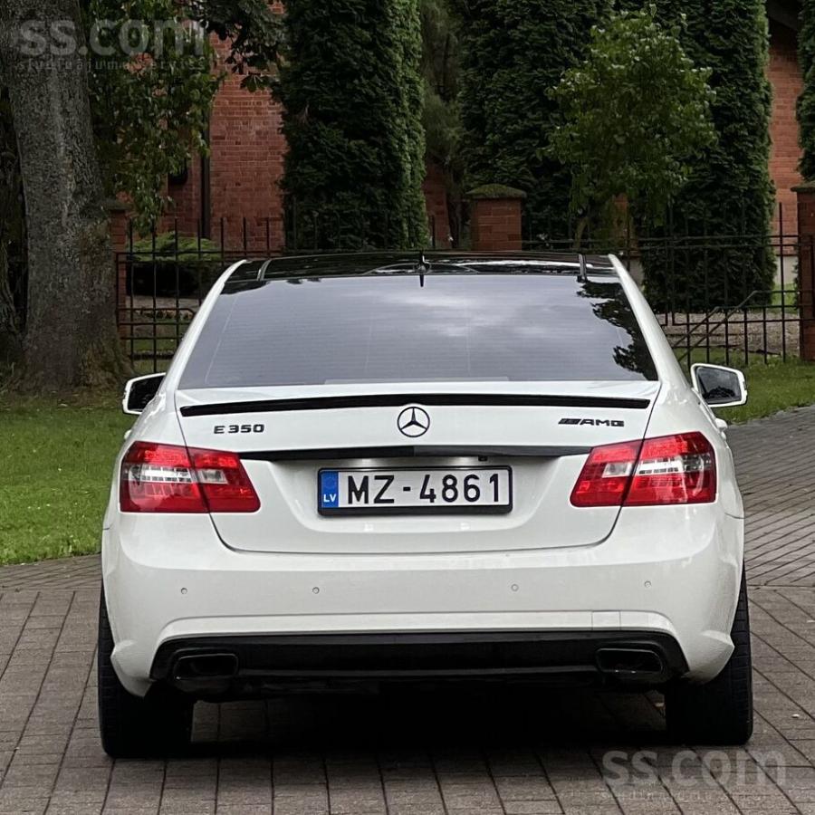 White Mercedes-Benz E 350 2010 in Dobele, with an engine capacity of 3.00 L and mileage of 365 thousand km for 7550 €, photo 6 on AUTOMOTO.COM.LV