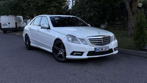 White Mercedes-Benz E 350 2010 in Vilnius, with an engine capacity of 2.99 L and mileage of 270 thousand km for 6950 €, photo 3 on AUTOMOTO.COM.LV