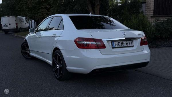 White Mercedes-Benz E 350 2010 in Vilnius, with an engine capacity of 2.99 L and mileage of 270 thousand km for 6950 €, photo 9 on AUTOMOTO.COM.LV
