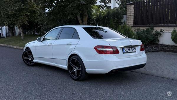 White Mercedes-Benz E 350 2010 in Vilnius, with an engine capacity of 2.99 L and mileage of 270 thousand km for 6950 €, photo 10 on AUTOMOTO.COM.LV