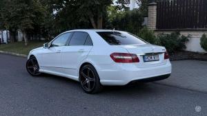 White Mercedes-Benz E 350 2010 in Vilnius, with an engine capacity of 2.99 L and mileage of 270 thousand km for 6950 €, photo 10 on AUTOMOTO.COM.LV