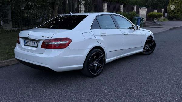 White Mercedes-Benz E 350 2010 in Vilnius, with an engine capacity of 2.99 L and mileage of 270 thousand km for 6950 €, photo 11 on AUTOMOTO.COM.LV