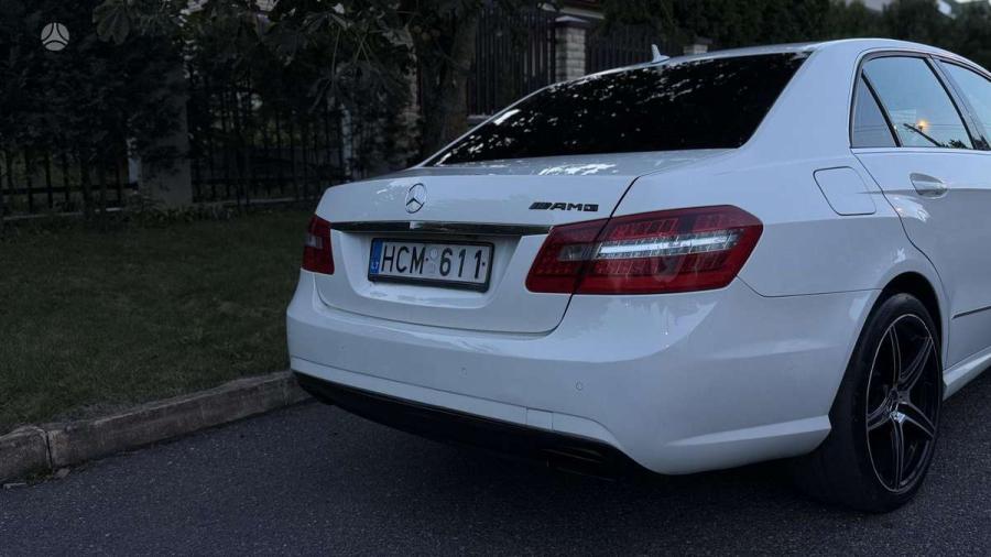 White Mercedes-Benz E 350 2010 in Vilnius, with an engine capacity of 2.99 L and mileage of 270 thousand km for 6950 €, photo 19 on AUTOMOTO.COM.LV