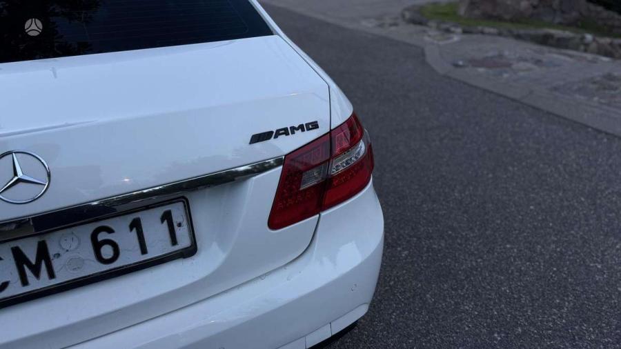 White Mercedes-Benz E 350 2010 in Vilnius, with an engine capacity of 2.99 L and mileage of 270 thousand km for 6950 €, photo 28 on AUTOMOTO.COM.LV