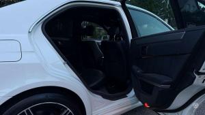White Mercedes-Benz E 350 2010 in Vilnius, with an engine capacity of 2.99 L and mileage of 270 thousand km for 6950 €, photo 30 on AUTOMOTO.COM.LV