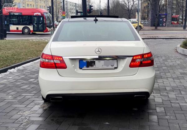 White Mercedes-Benz E 350 2011 in Vilnius, with an engine capacity of 3.00 L and mileage of 300 thousand km for 7899 €, photo 3 on AUTOMOTO.COM.LV