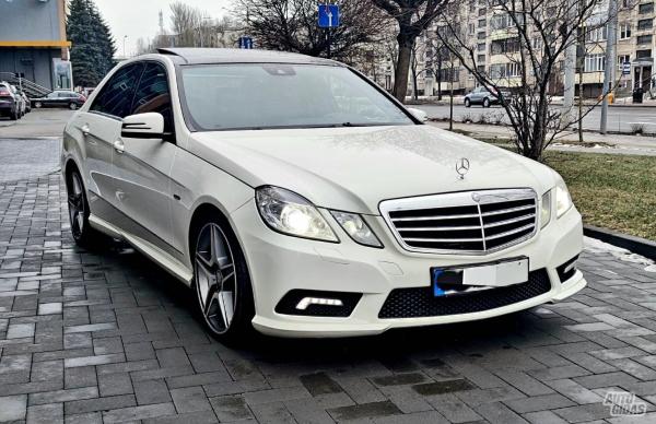 White Mercedes-Benz E 350 2011 in Vilnius, with an engine capacity of 3.00 L and mileage of 300 thousand km for 7899 €, photo 5 on AUTOMOTO.COM.LV